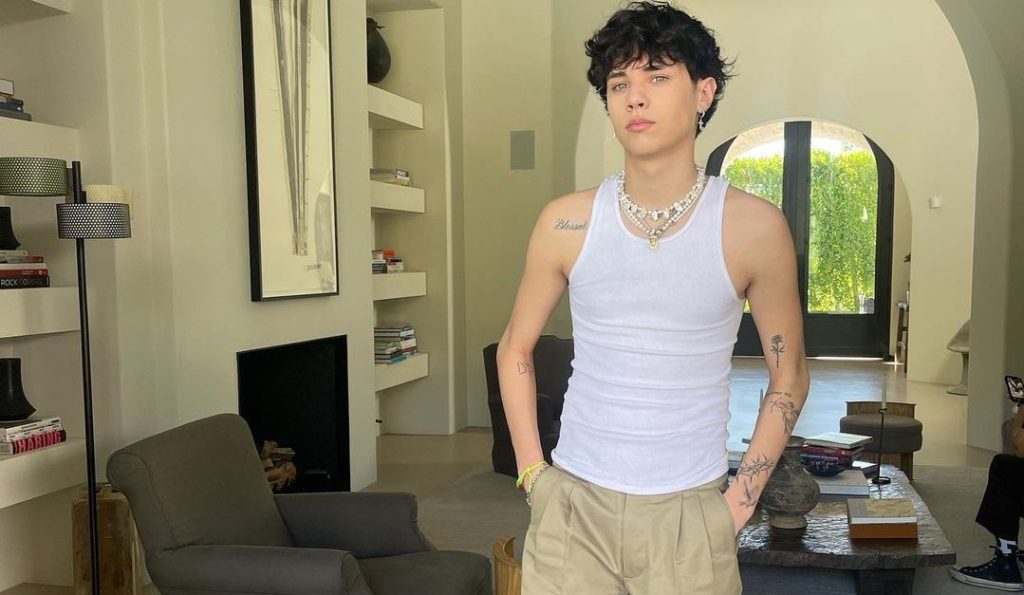 Landon Barker Age, Wiki, Height, Wife, Girlfriend, Family, Biography ...