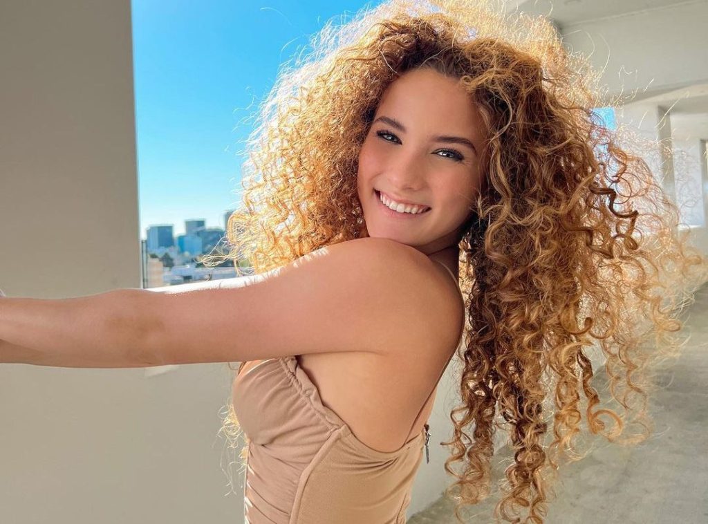 Sofie Dossi Age, Wikipedia, Height, Husband, Boyfriend, Family, Biography, Net Worth