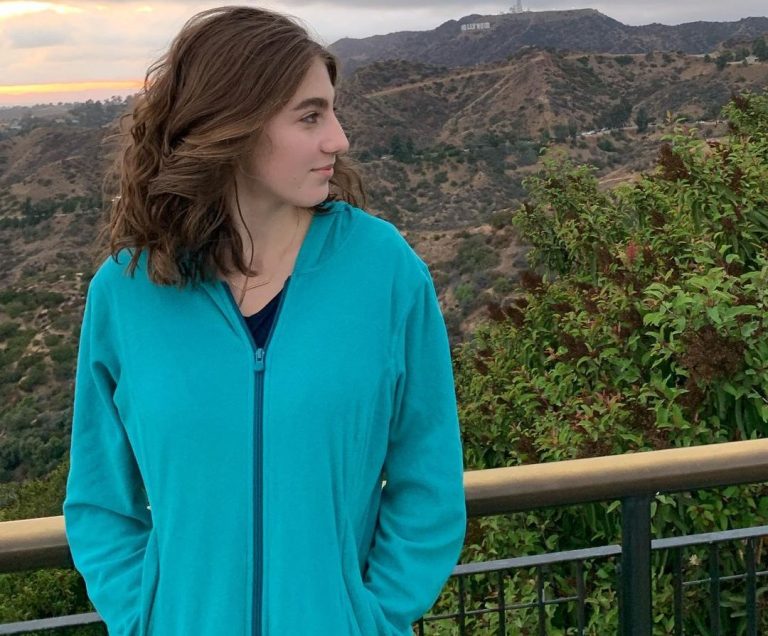 Sophia Mitri Schloss Age, Wikipedia, Height, Husband, Boyfriend, Family ... Sophia Mitri Schloss Age, Wikipedia, Height, Husband, Boyfriend, Family ...