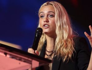 Isabel Brown Age, Wikipedia, Height, Husband, Boyfriend, Family, Biography, Net Worth - Nextau