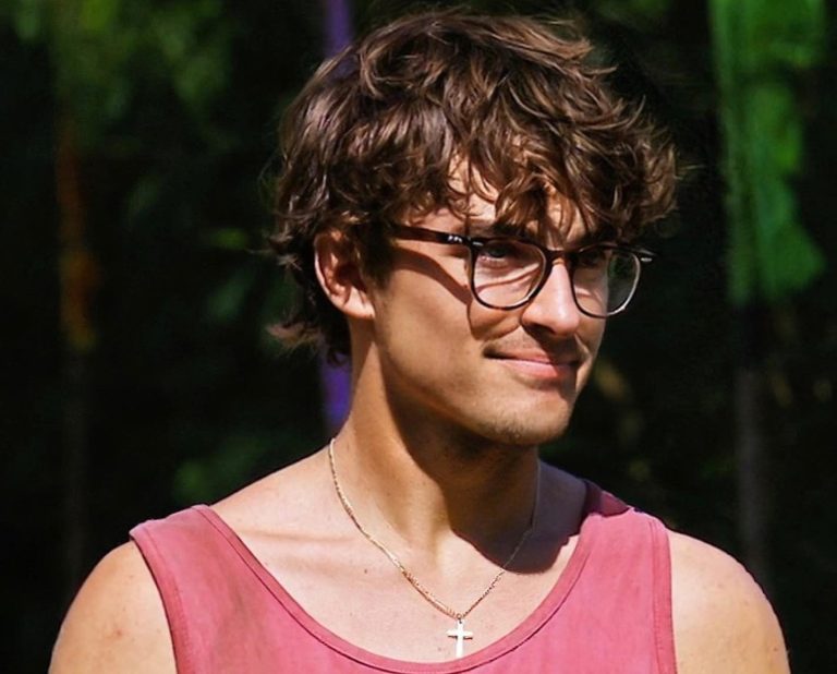 Carson Garrett (Survivor) Age, Wiki, Height, Wife, Girlfriend, Family ...